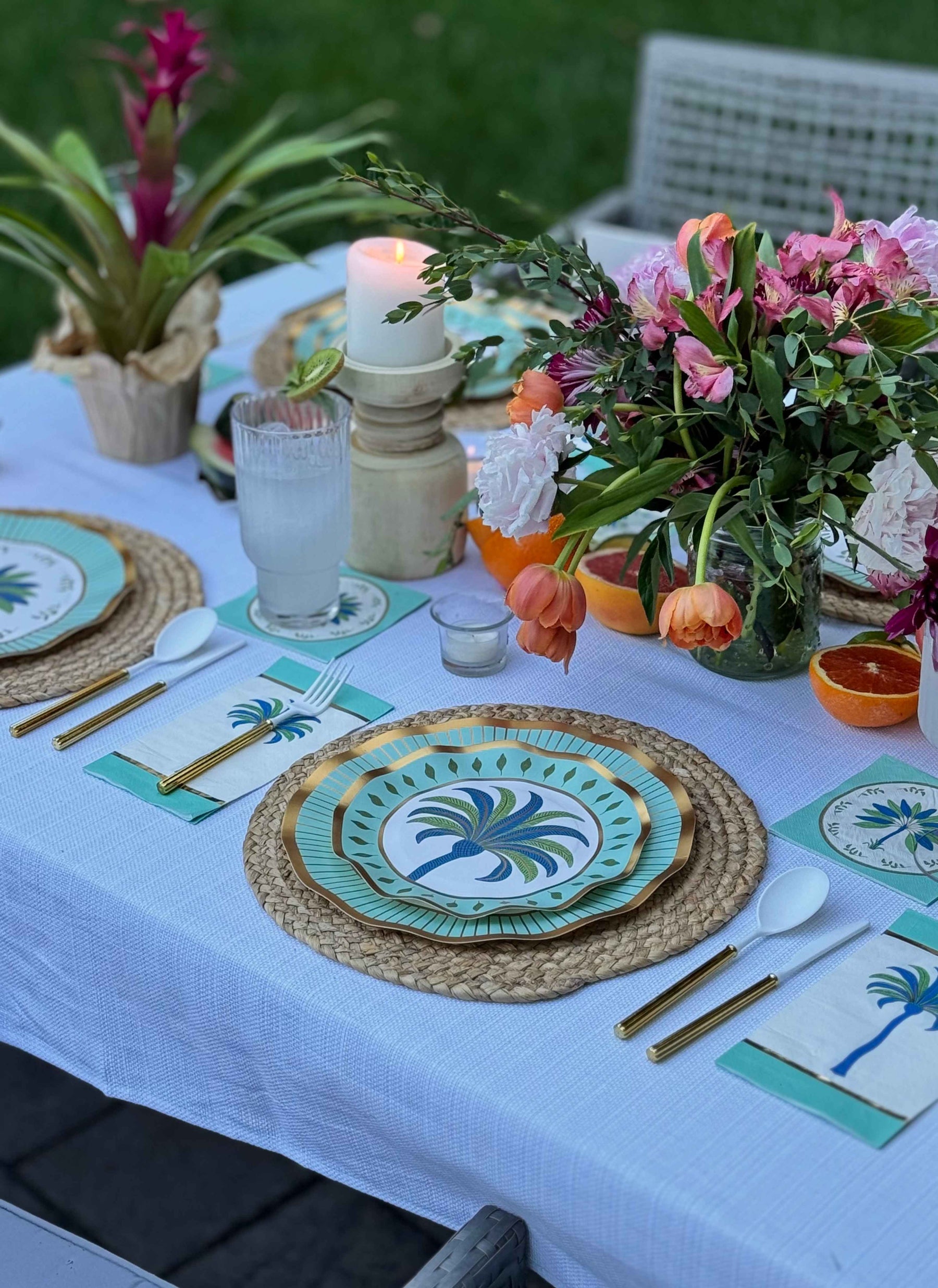 Preppy Palm Table Setting – Sophistiplate LLC